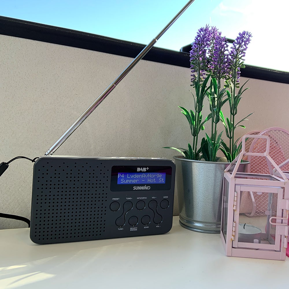 Oppladbar radio med DAB/DAB+/FM